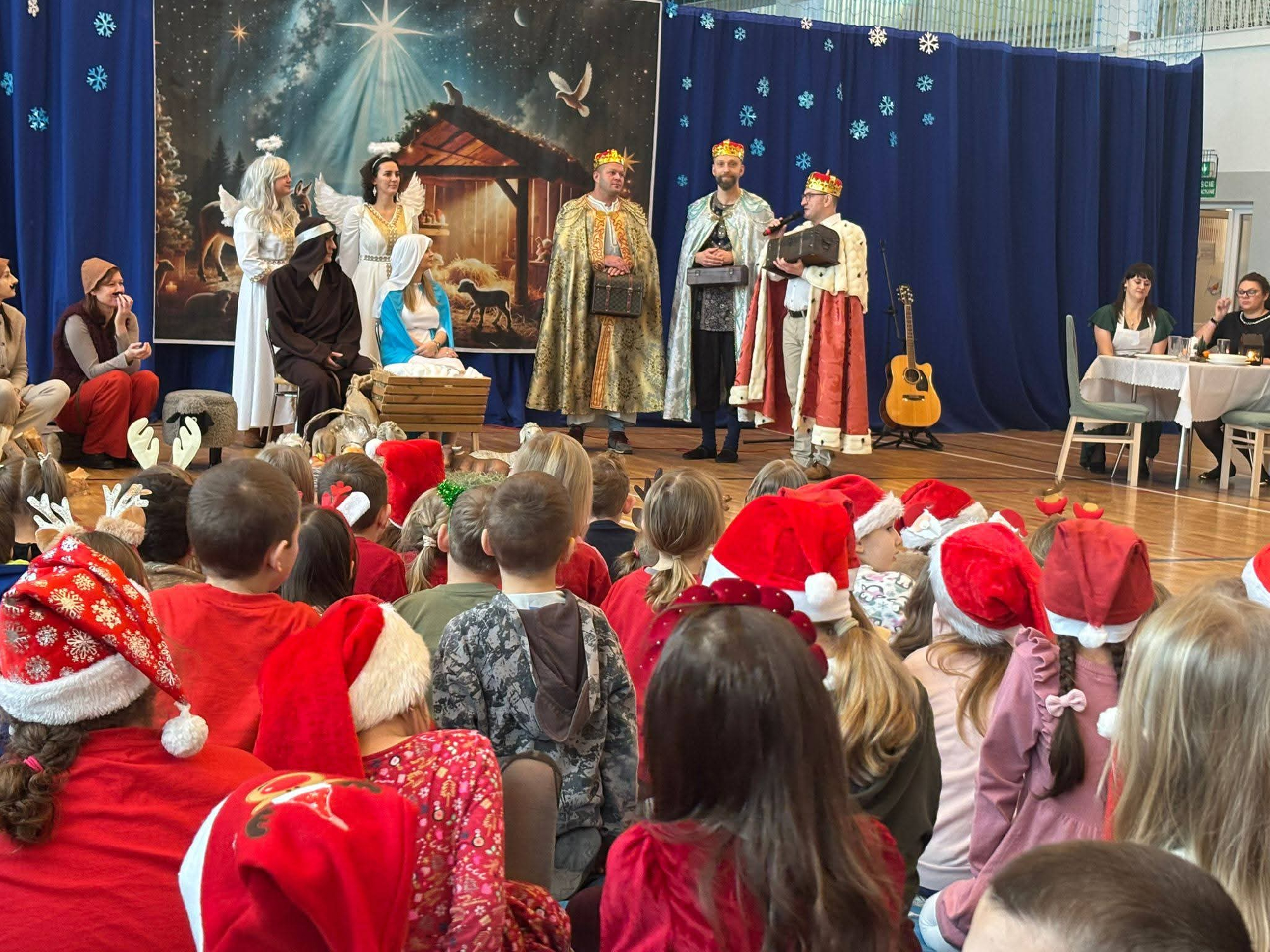 Szkoła Podstawowa nr 6 - Wyjątkowe Jasełka przygotowane przez Rodziców